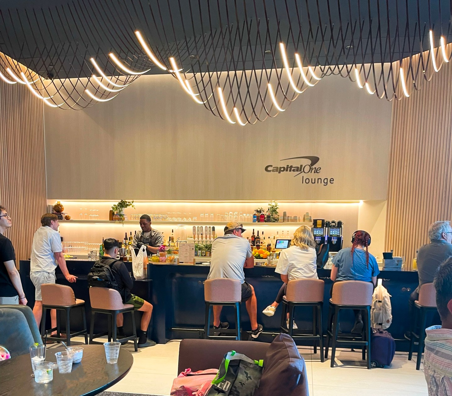 Review: Capital One Lounge Dallas-Fort Worth International Airport ...
